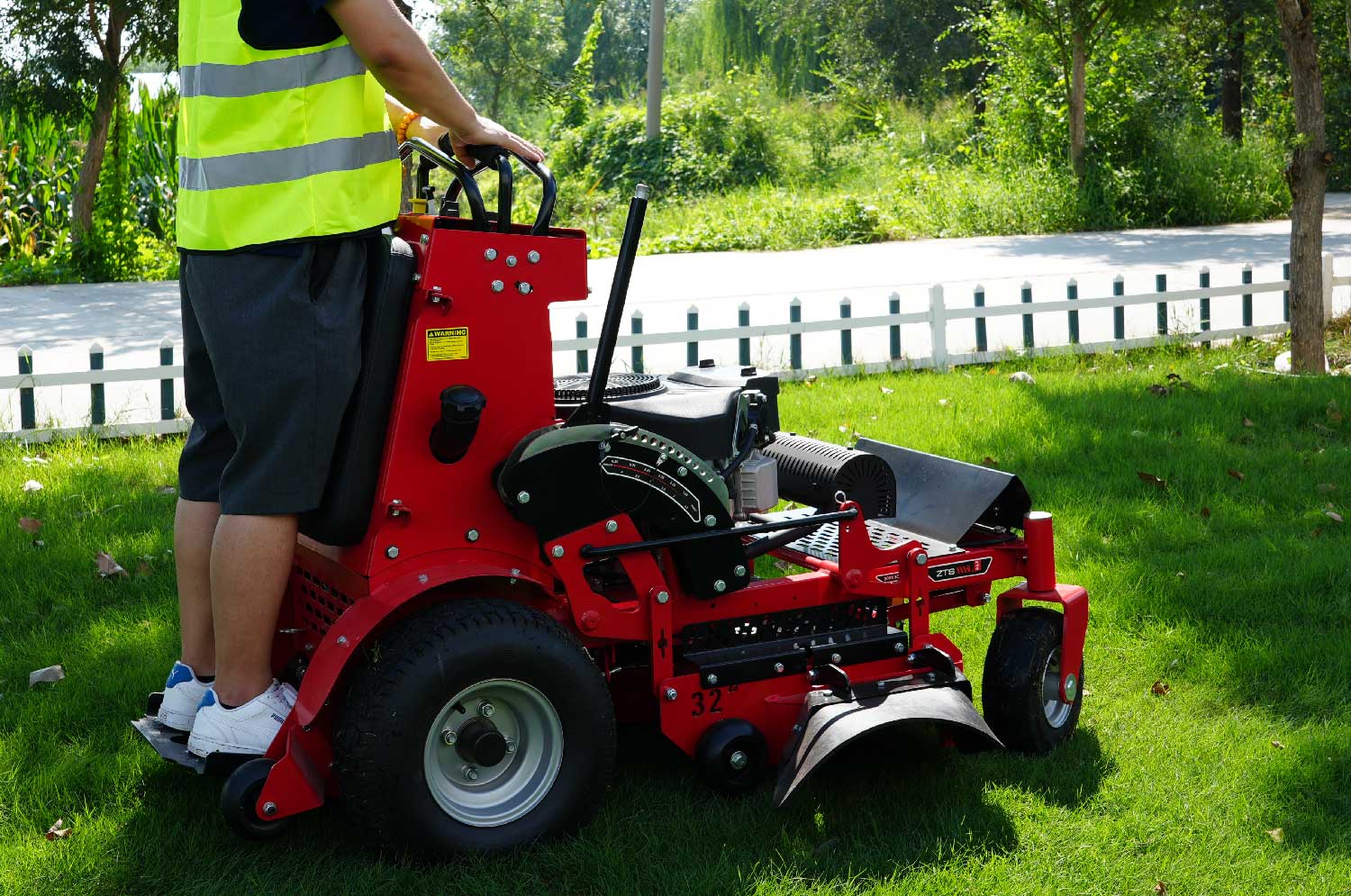 ZTS-32B Stand On Mower | 32-inch Commercial Zero Turn |Kutter Mower ...